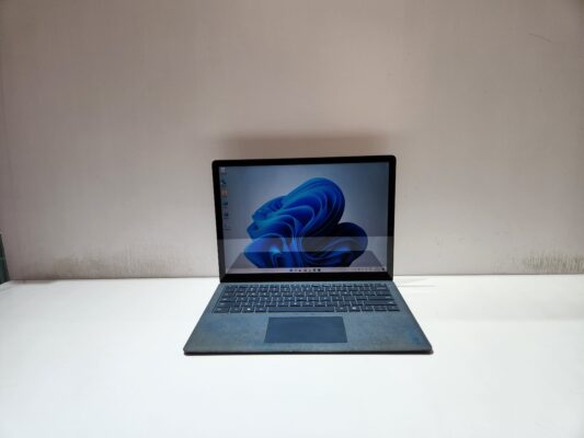 Microsoft Surface Laptop 1769 | Intel Core i7 @2.5GHz | 7th Gen | 8GB ...