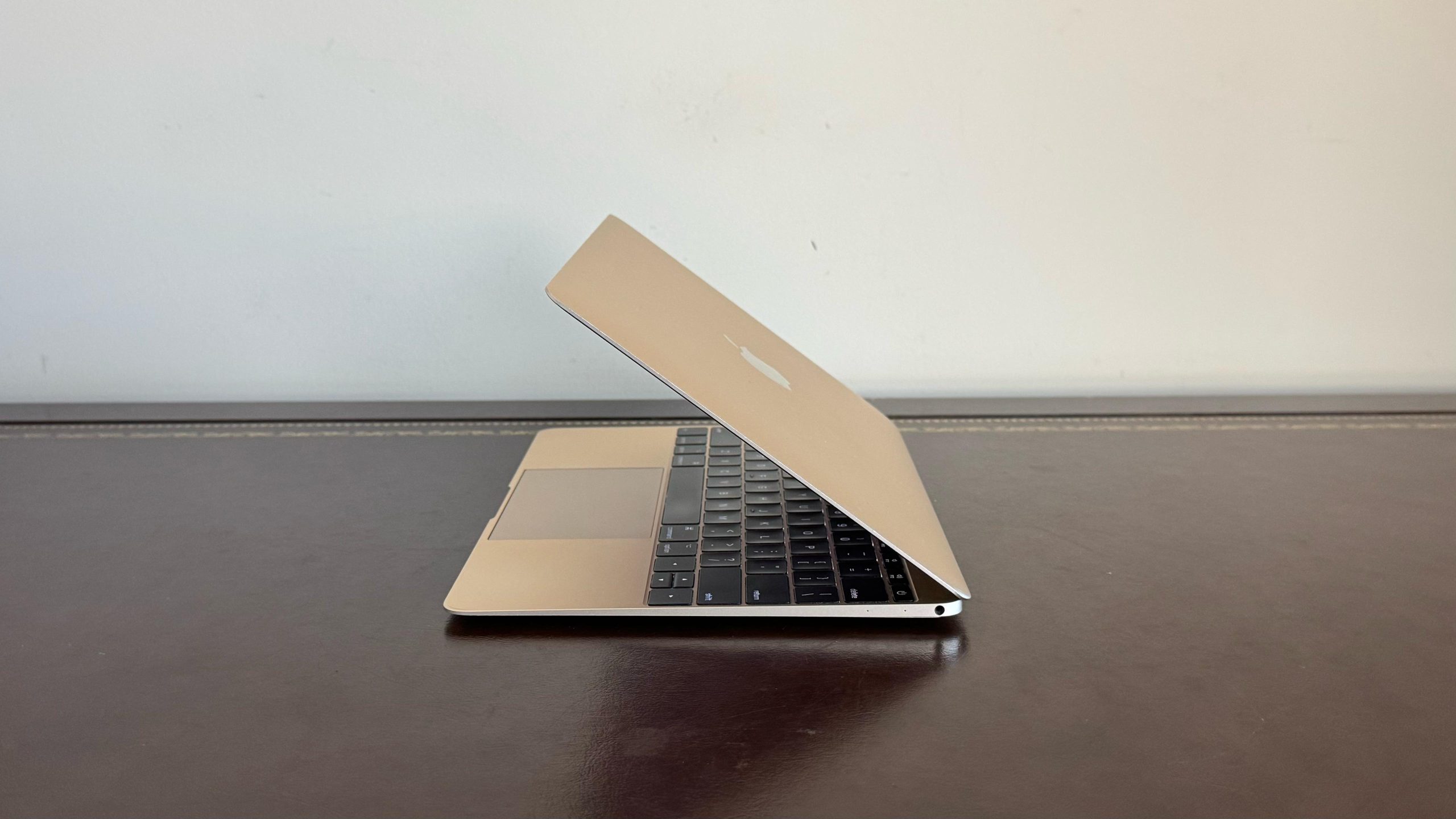 2017 MacBook Pro | 12-inch | i5 @ 1.2 GHz | 8GB RAM | 256GB SSD - Ryan ...