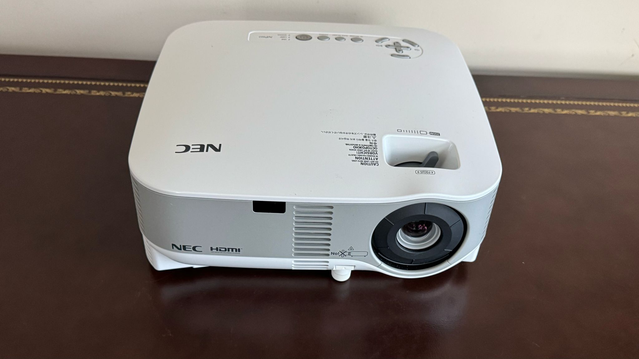 NEC NP905 LCD Projector | 3000 Lumens | Wireless Connectivity - Ryan ...