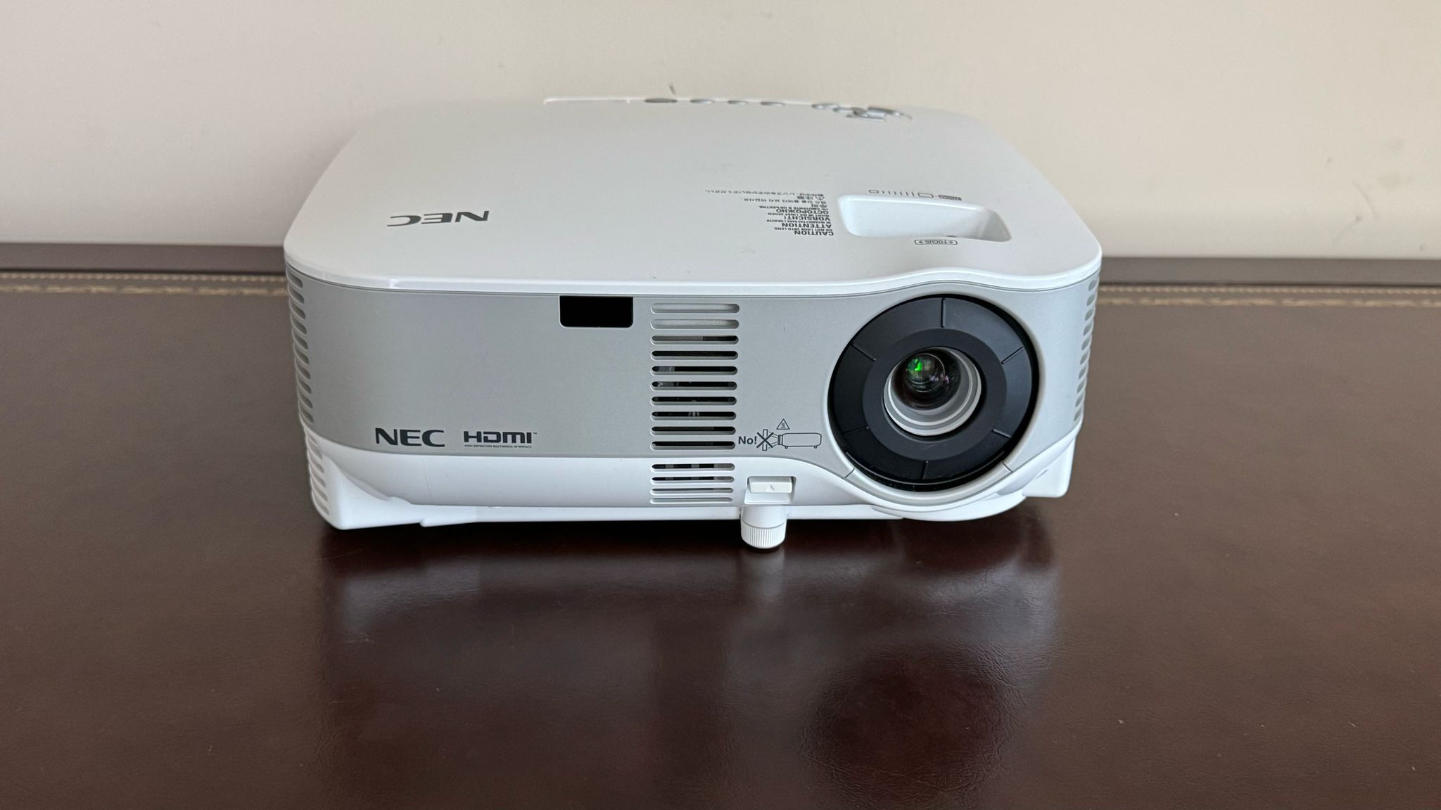 NEC NP905 LCD Projector | 3000 Lumens | Wireless Connectivity - Ryan ...