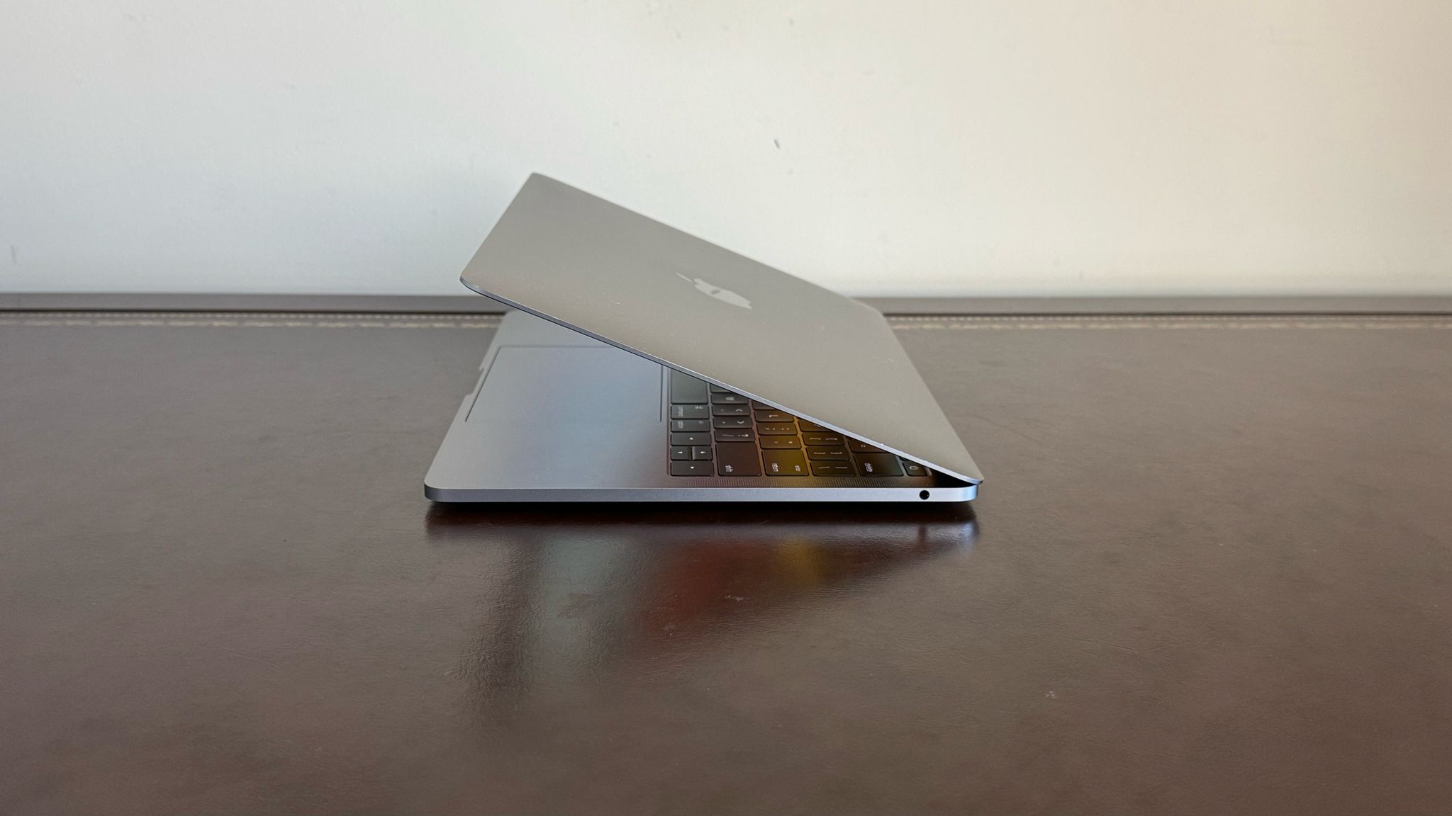 2017 Apple MacBook Pro | 13-inch | Intel Core i7 | 16GB RAM | 512GB SSD ...